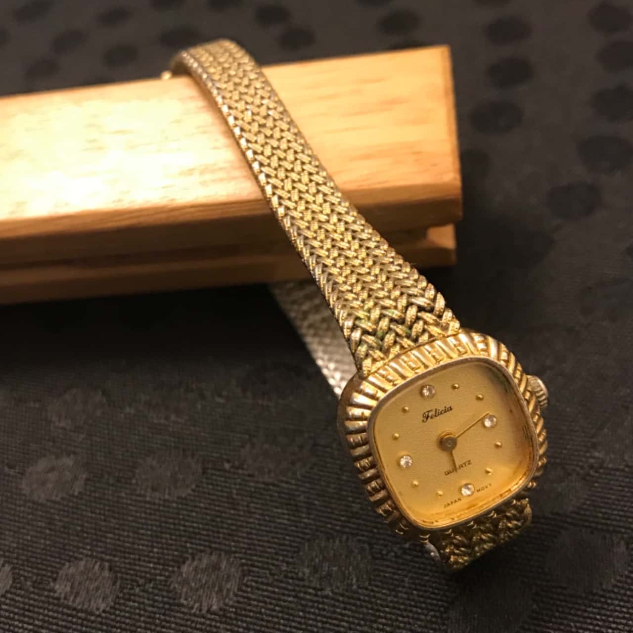 Vintage Women’s FELICIA Gold Watch (s)