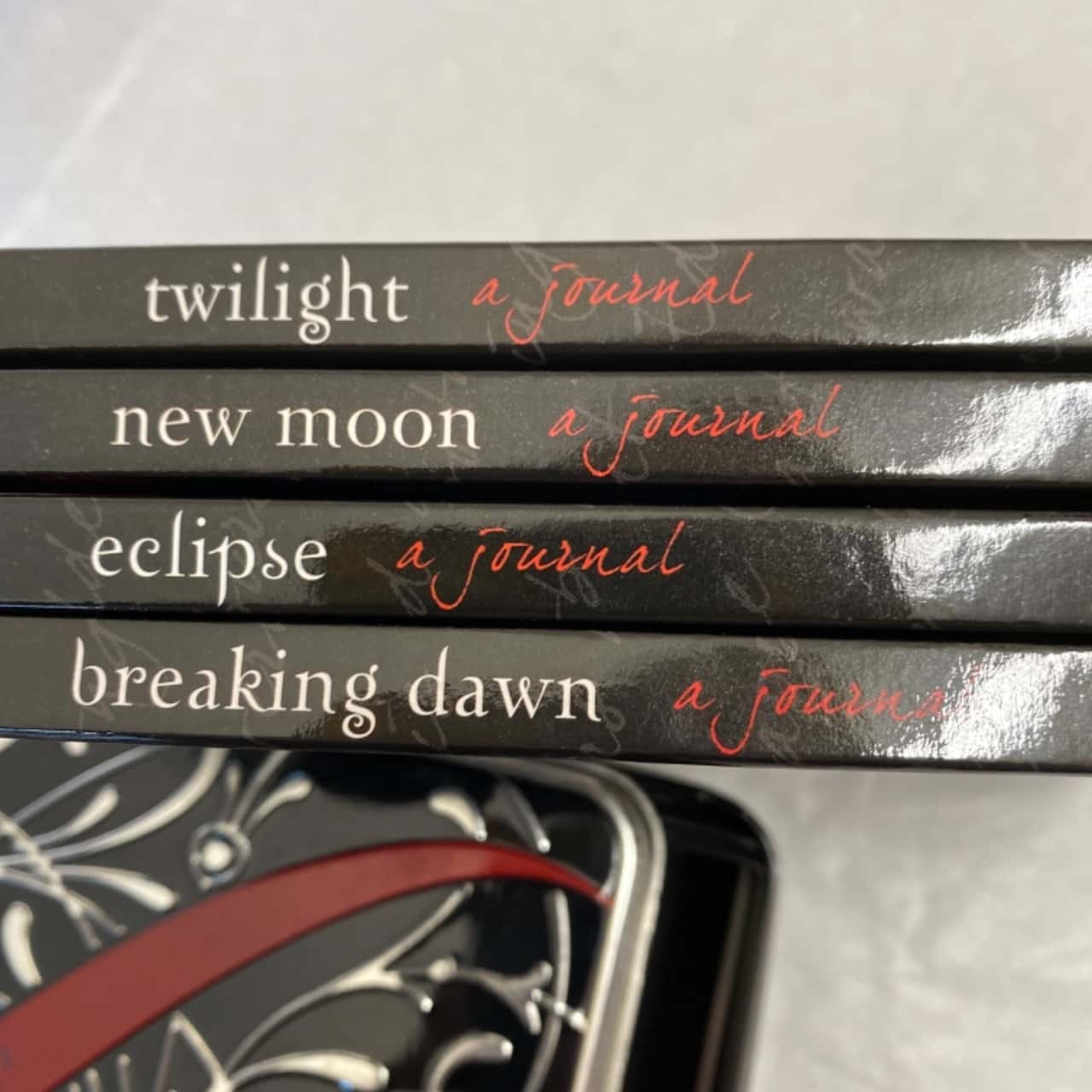 The Twilight Saga Journals in Collectible Tin(s)
