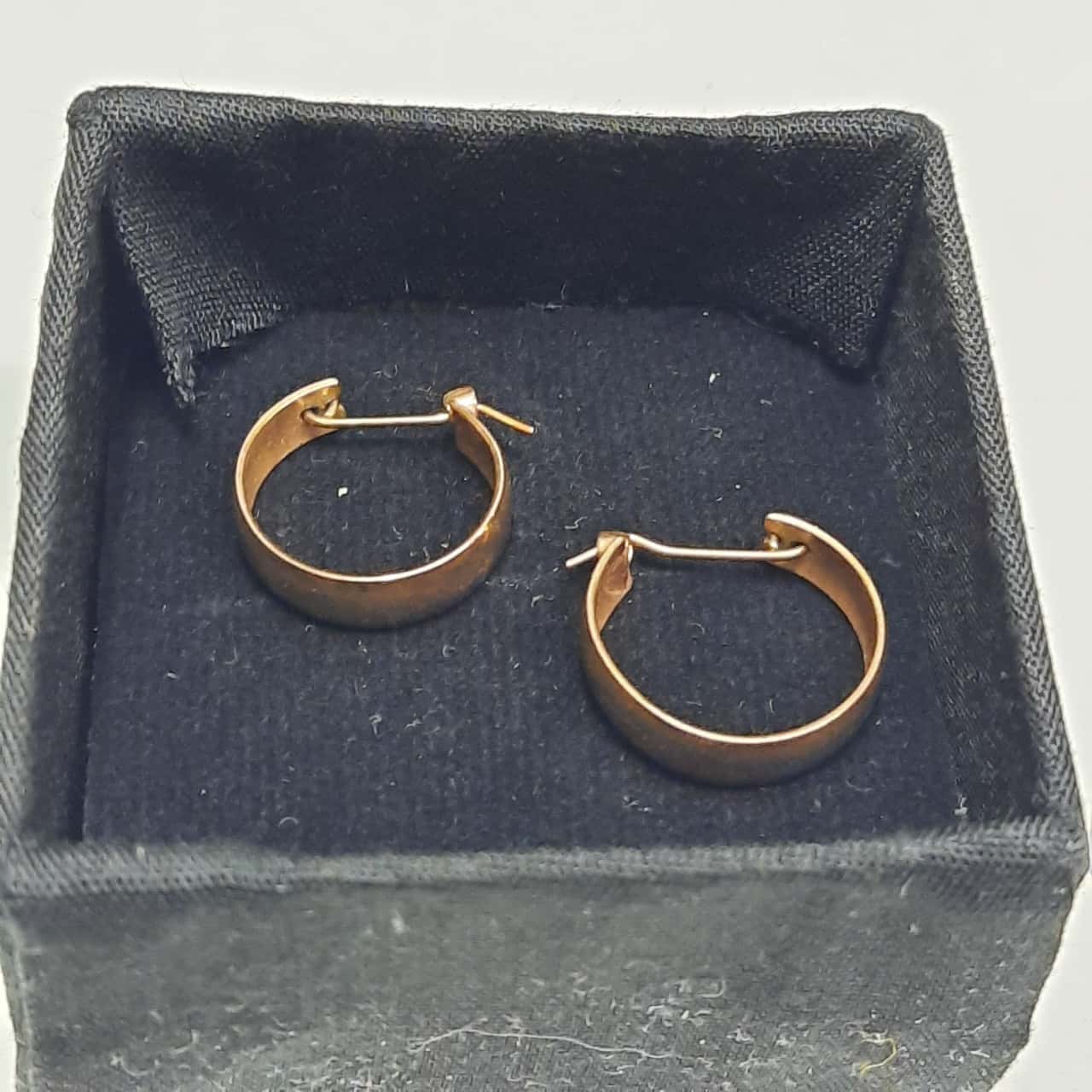 Vintage CREOLA 9CT Gold Hoop Earrings(s)