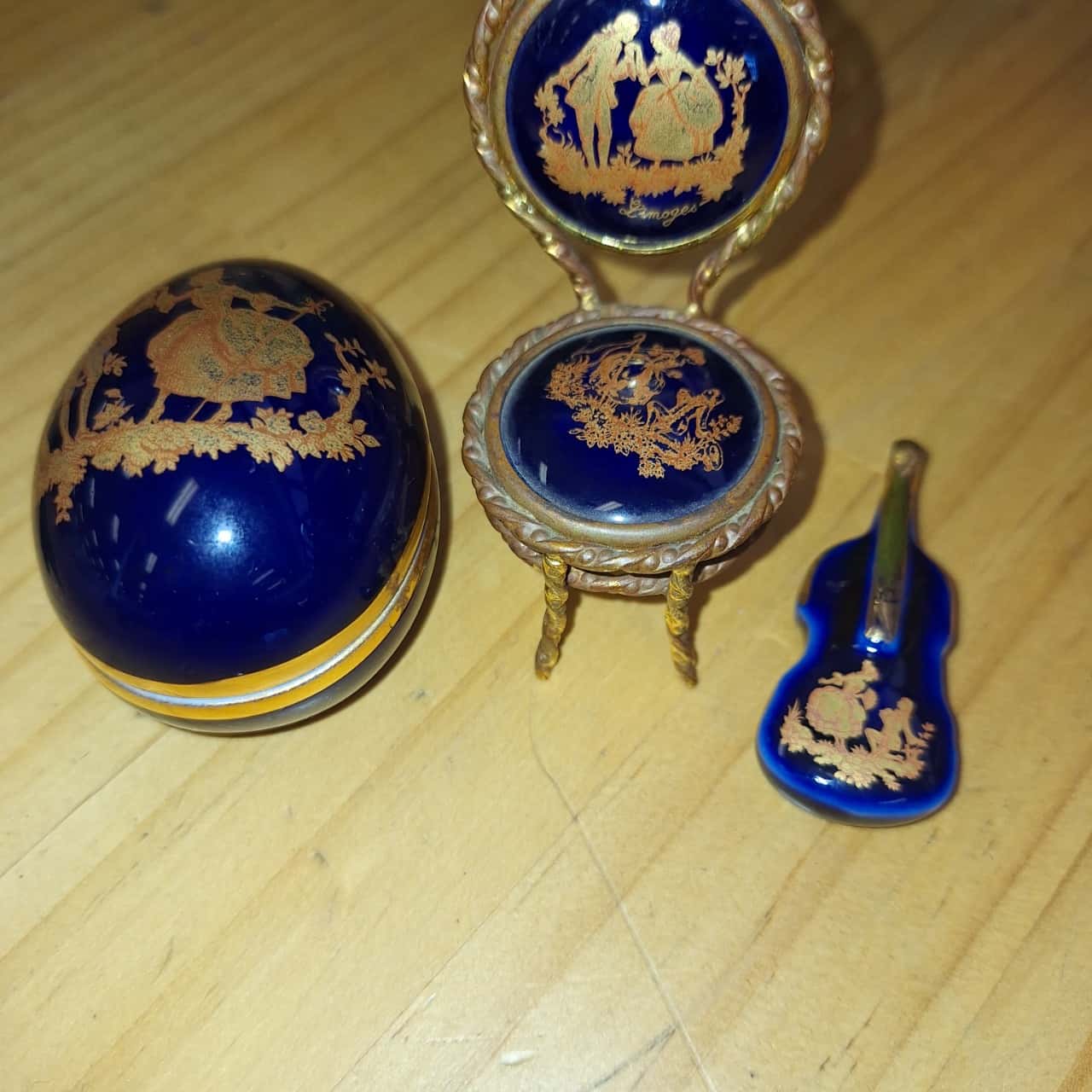 Vintage Simone's miniature items(s)