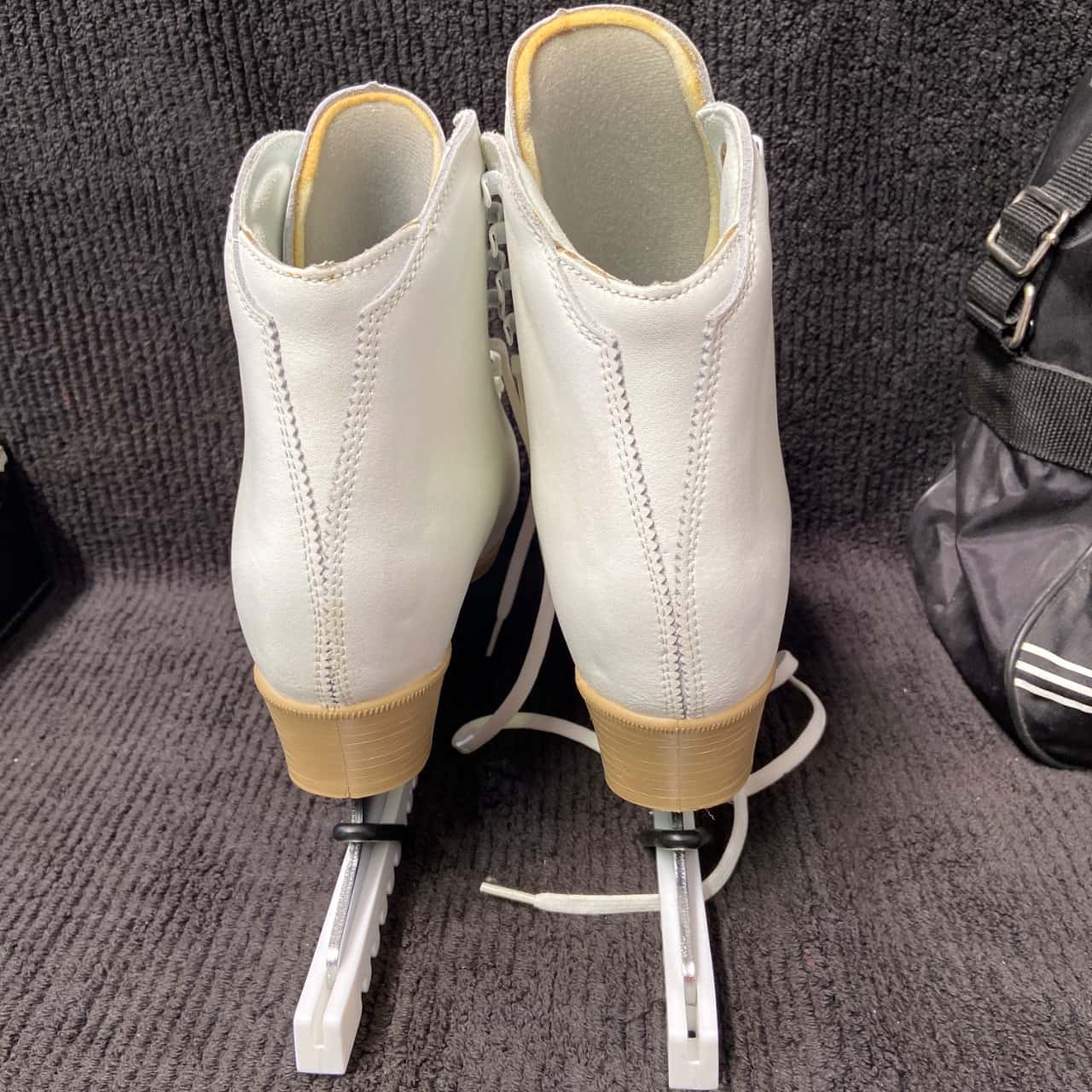 Womens Size 42 Cream Ice Skates