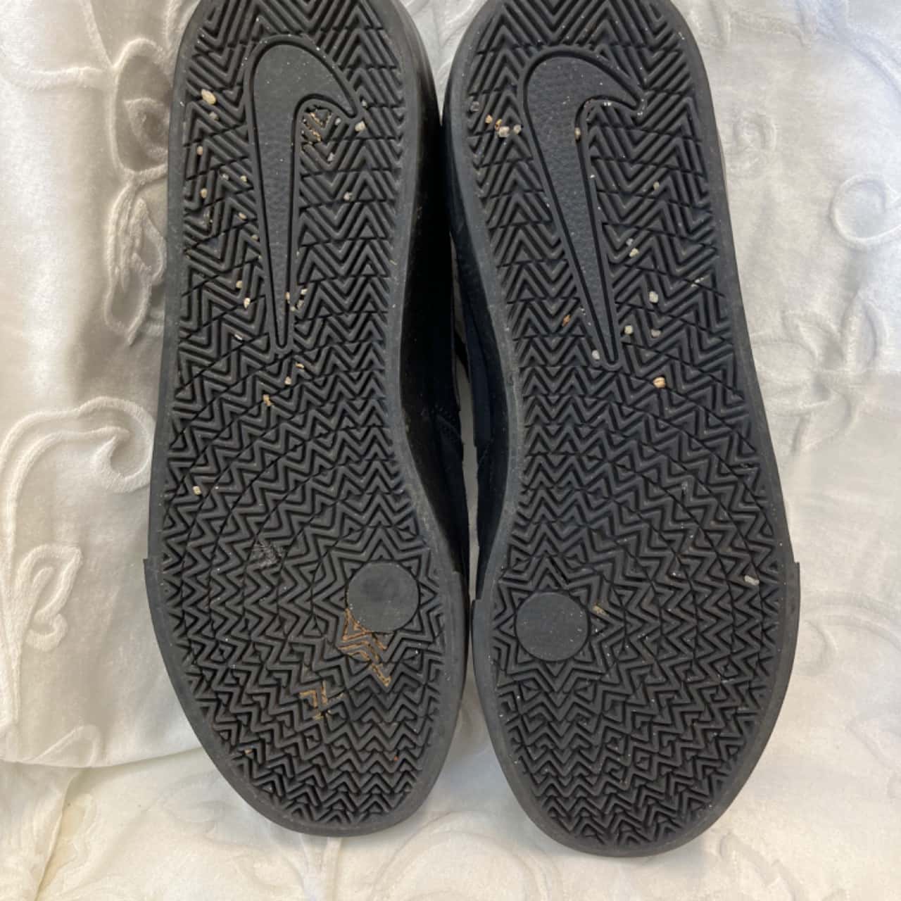 Black Nike SB sneakers. Size 11 (s)