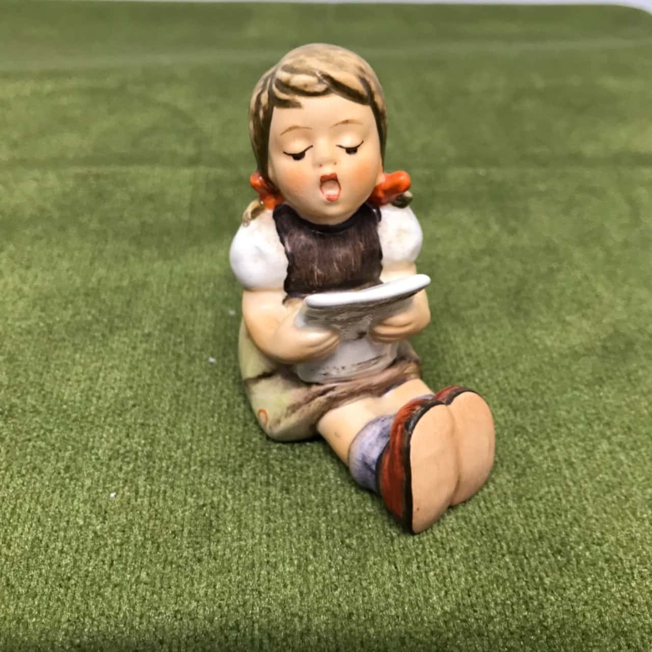 "Goebel" West Germany figurine - Small Singer Girl(s)