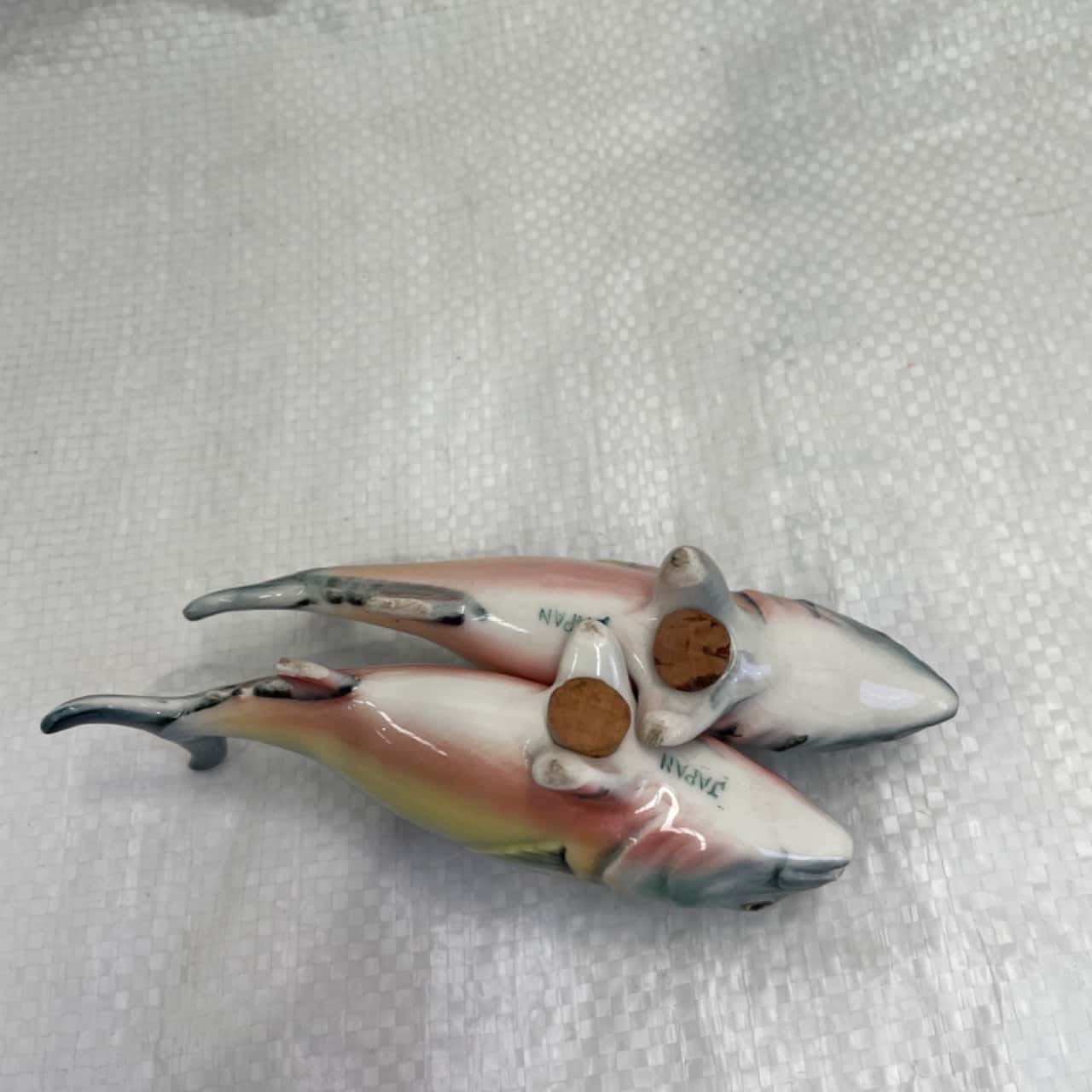 Vintage Fish Salt and Pepper Shakers. (s)