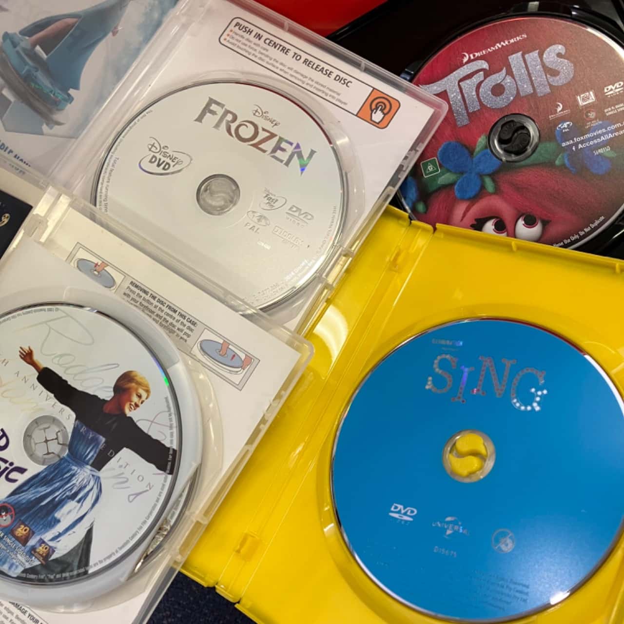 4x sing DVDs movies TROLLS - SING - FROZEN - SOUND