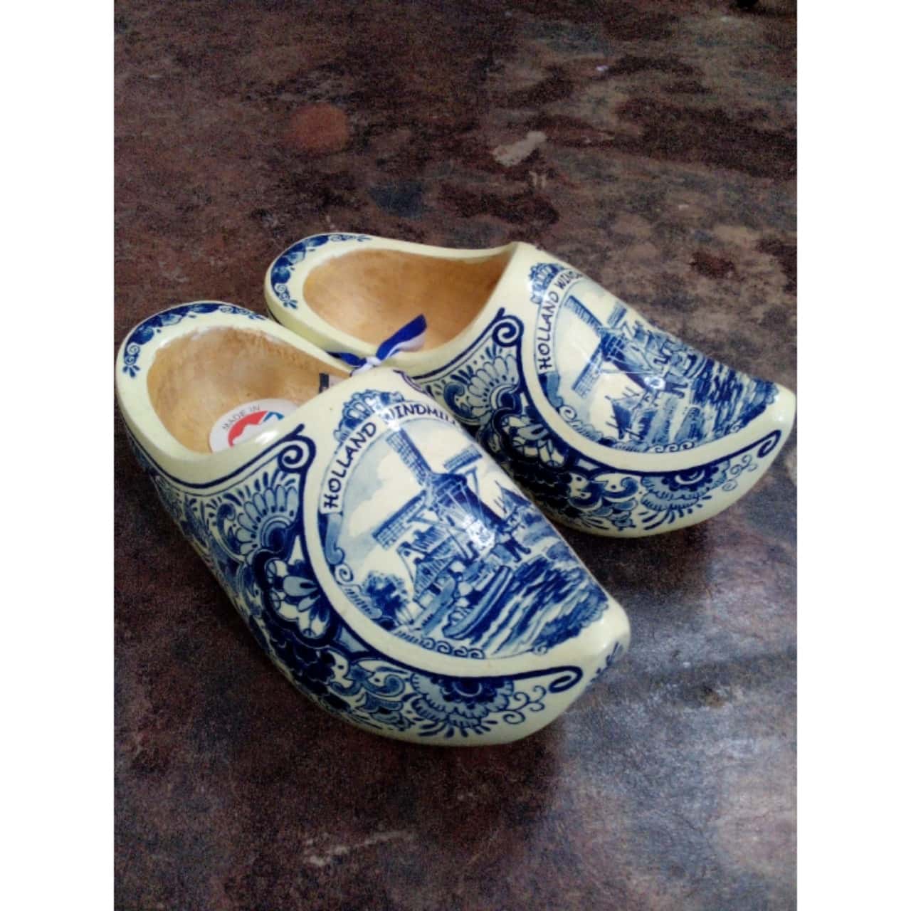 Cute Holland Clogs w/Certificate of Genuineness(s)