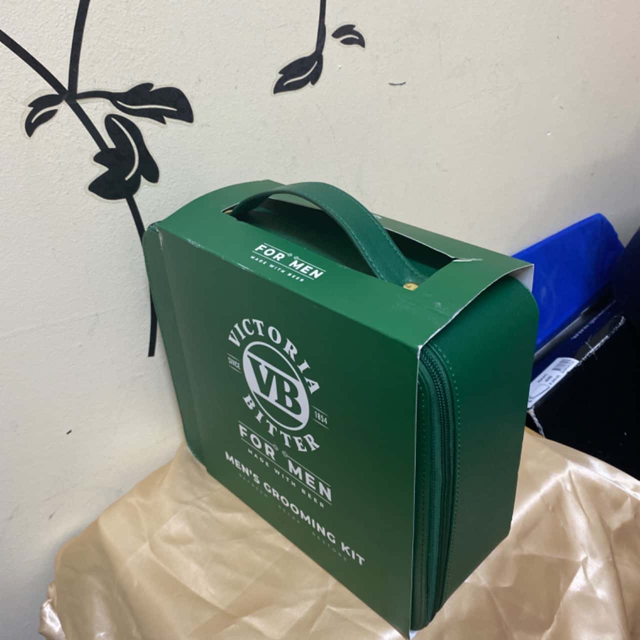 Mens VB grooming kit