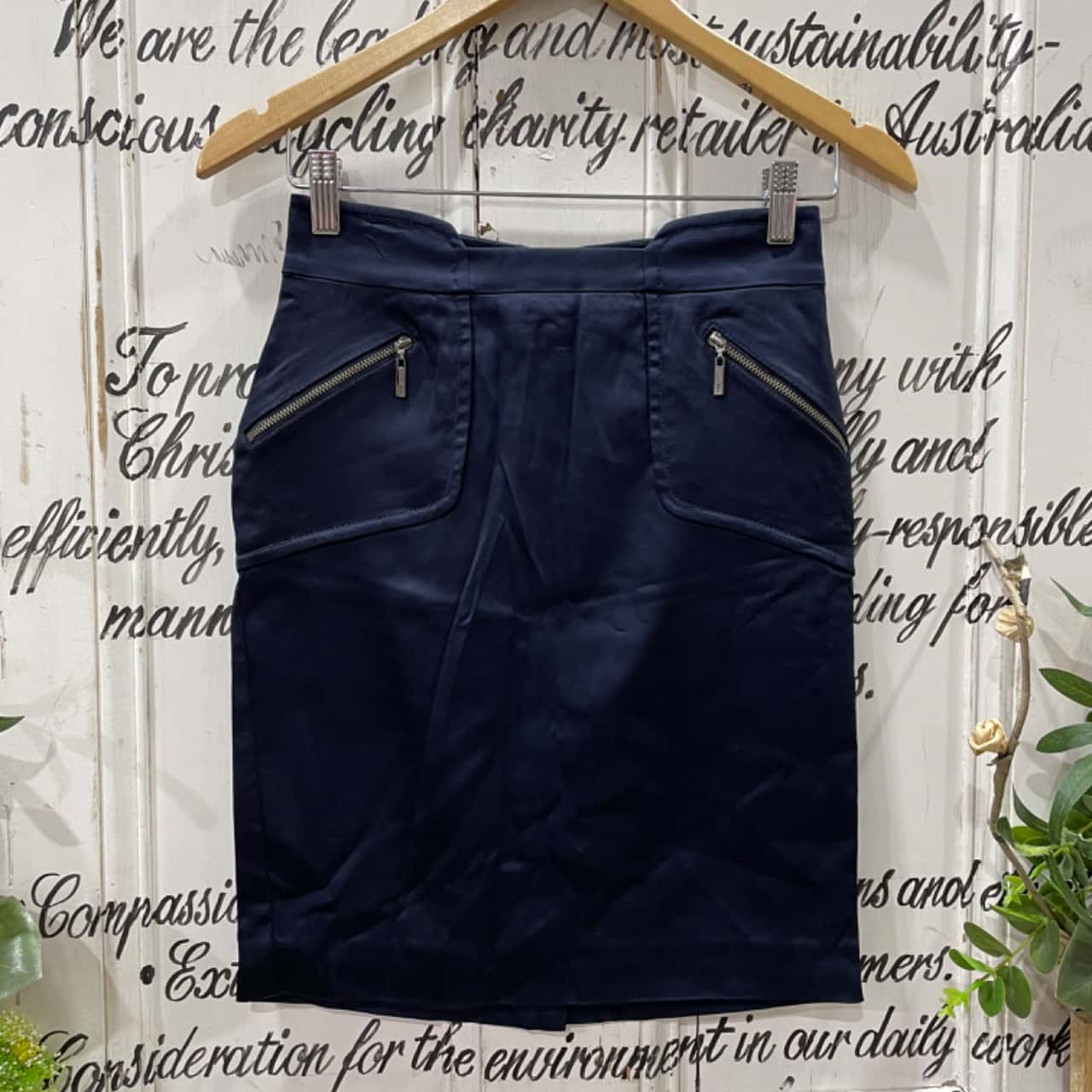 Cue Brand!! SKIRT!! Womens Size 6 Mini Navy Blue