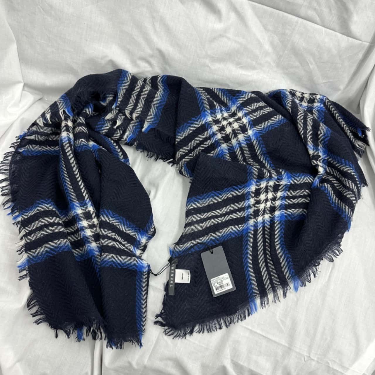 Trenery Womens Blue / White scarf BNWT