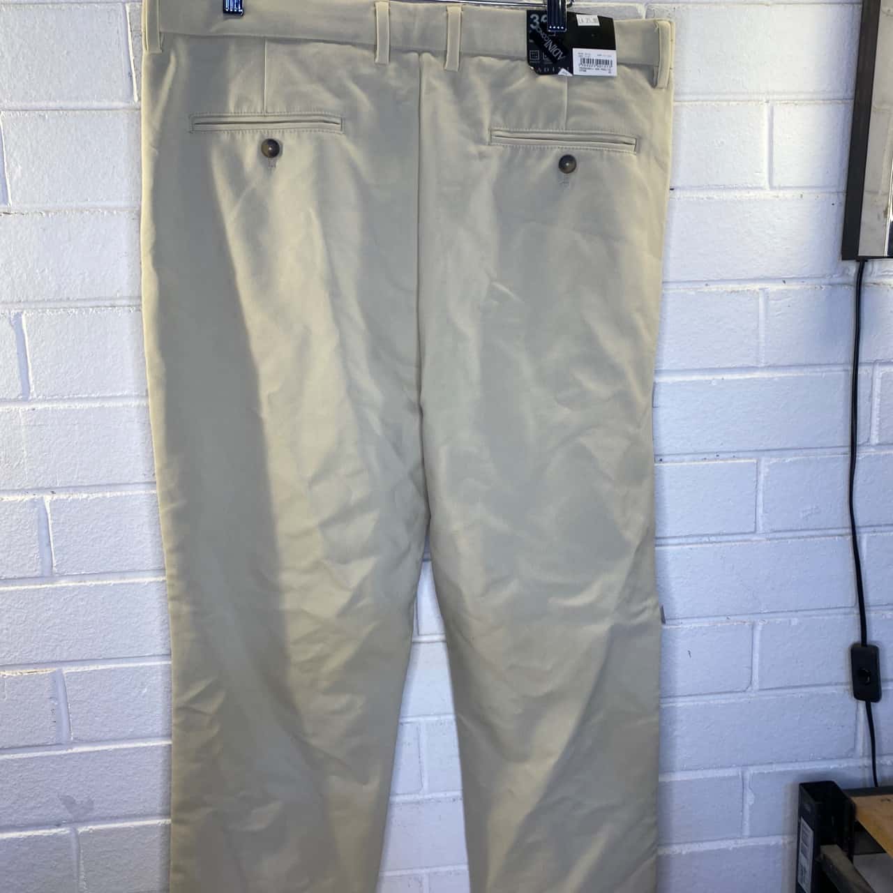 Mens Size 36 Cream pant