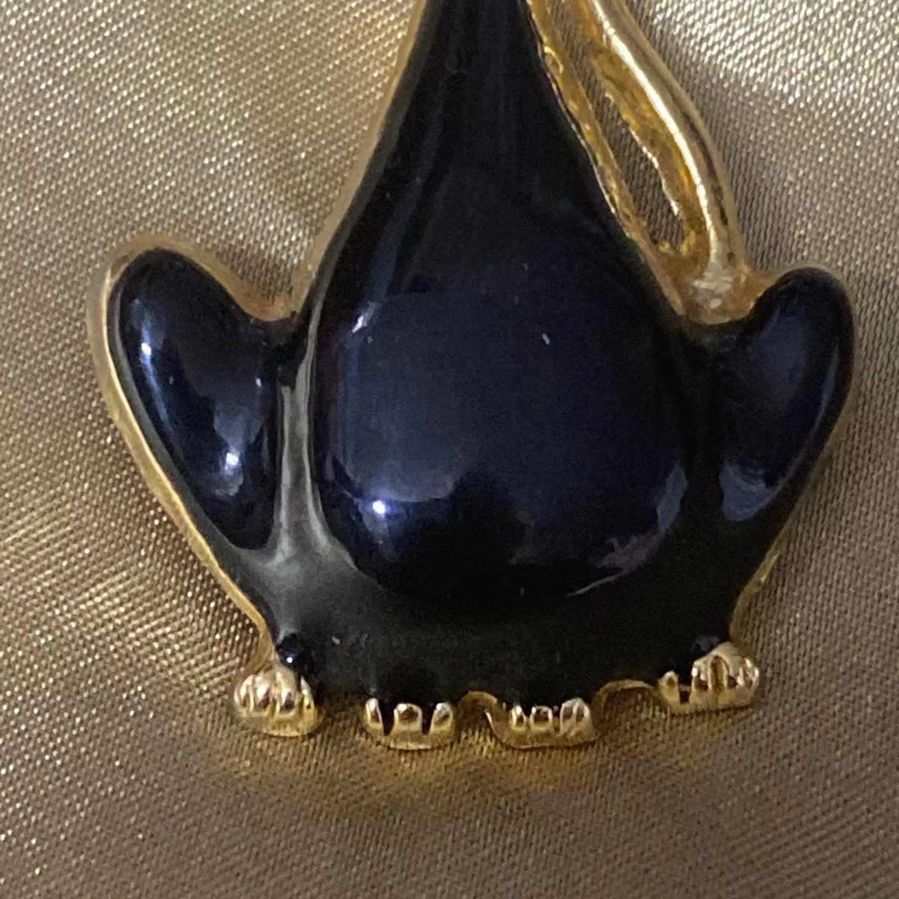 Vintage Black Enamel Cat Brooch - Used Good | Salvos Stores