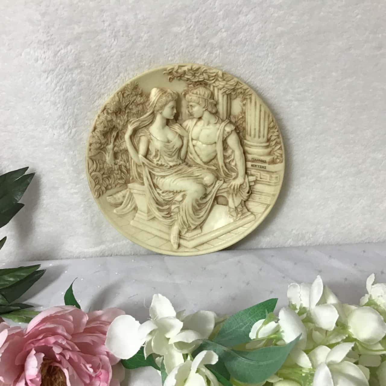 Greek Love Stories “Aphrodite & Adonis” Round Marble Plate (1988)(s)