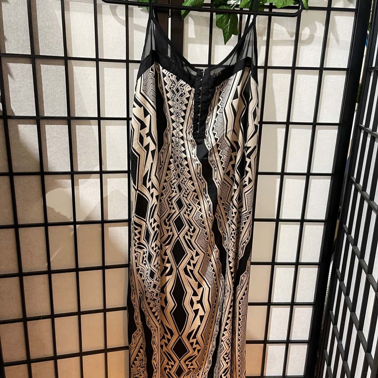 Womens Wild Lilly Size XL Shoestring Strap Black (s)