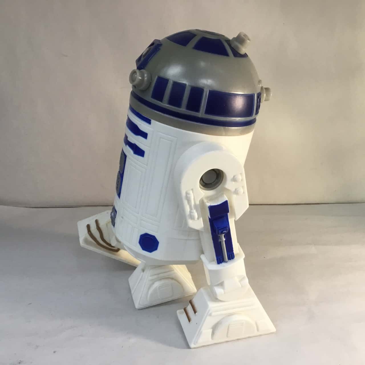 Vintage Grosvenor UK Lucas Film R2D2 Star Wars(s)