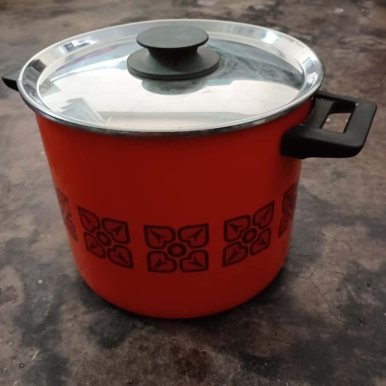 Gorgeous Vintage Large Saucepan w/Lid(s)