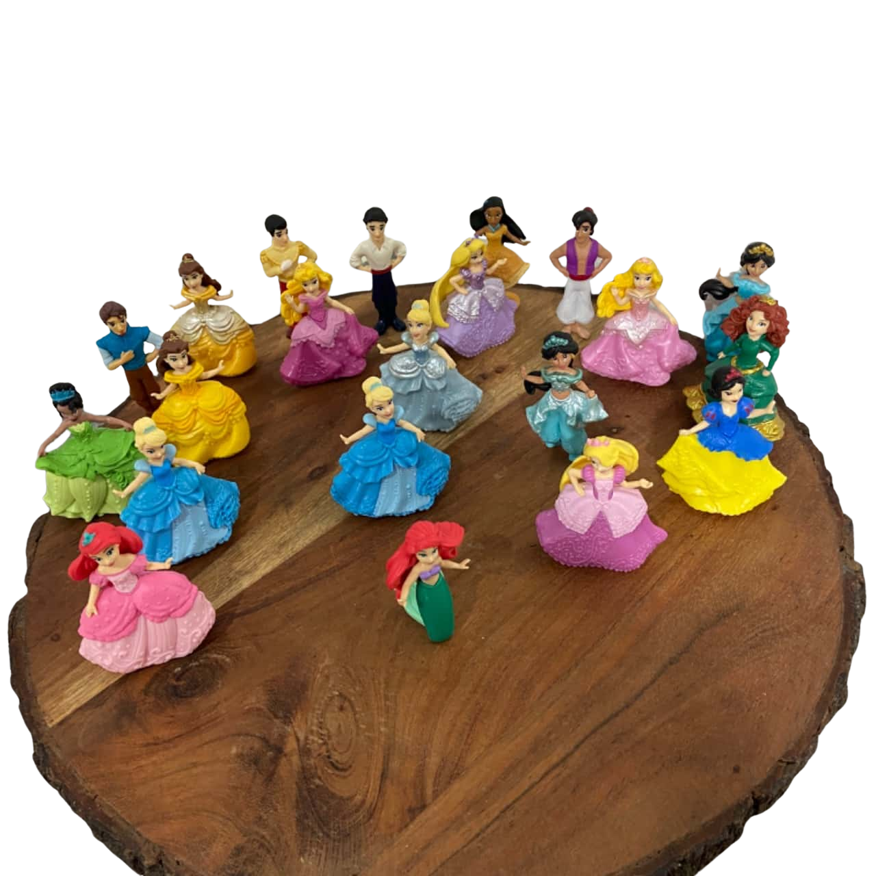 A bundle of different Disney small dolls.(s)