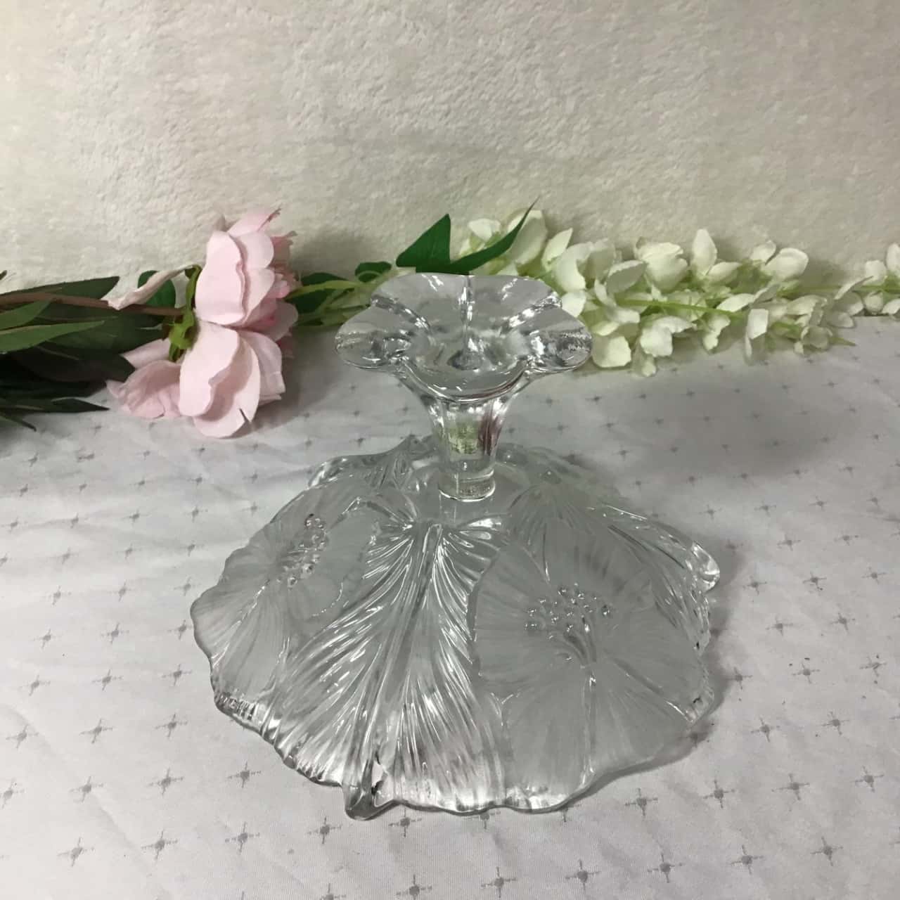 Decorative Flower Pattern Glass Footed Dish