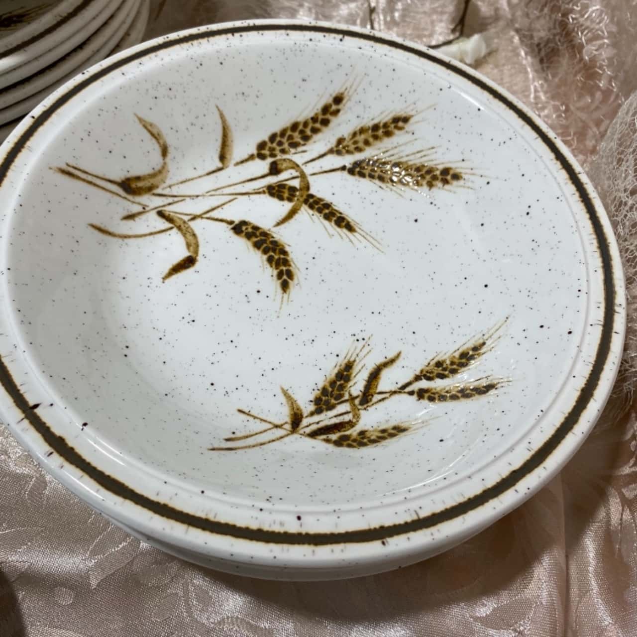 Royal Tudor Wheat 15 Piece Dinner Set