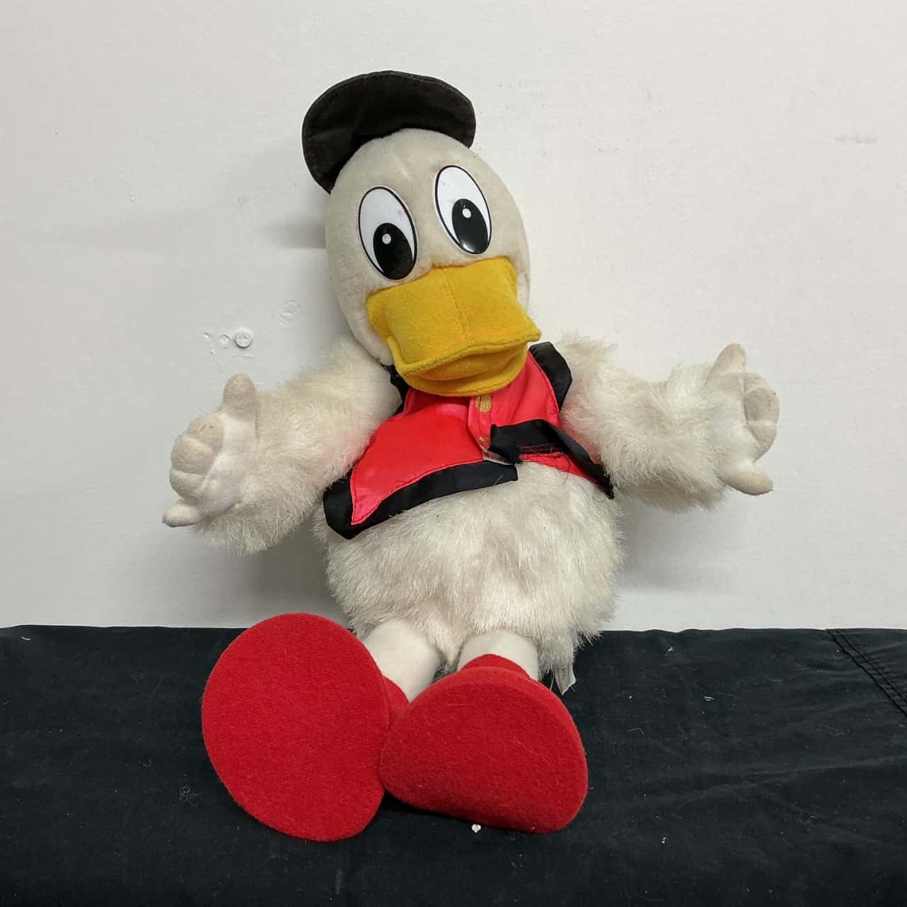 Vintage Plucka Duck - Hey Hey it’s Saturday (s)