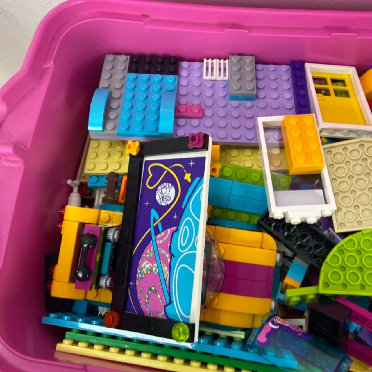 2Kg Lego Assortment with Box(s)