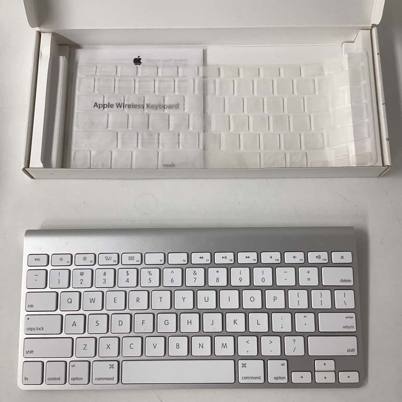NEW - MOSHI Apple wireless keyboard