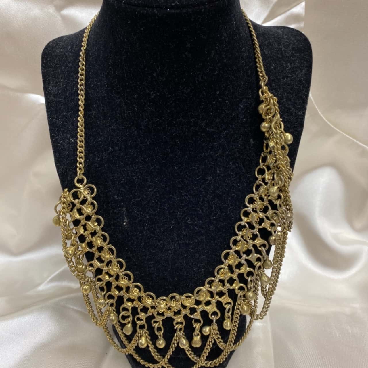 Middle eastern belly dancing belt and matching necklace(s)