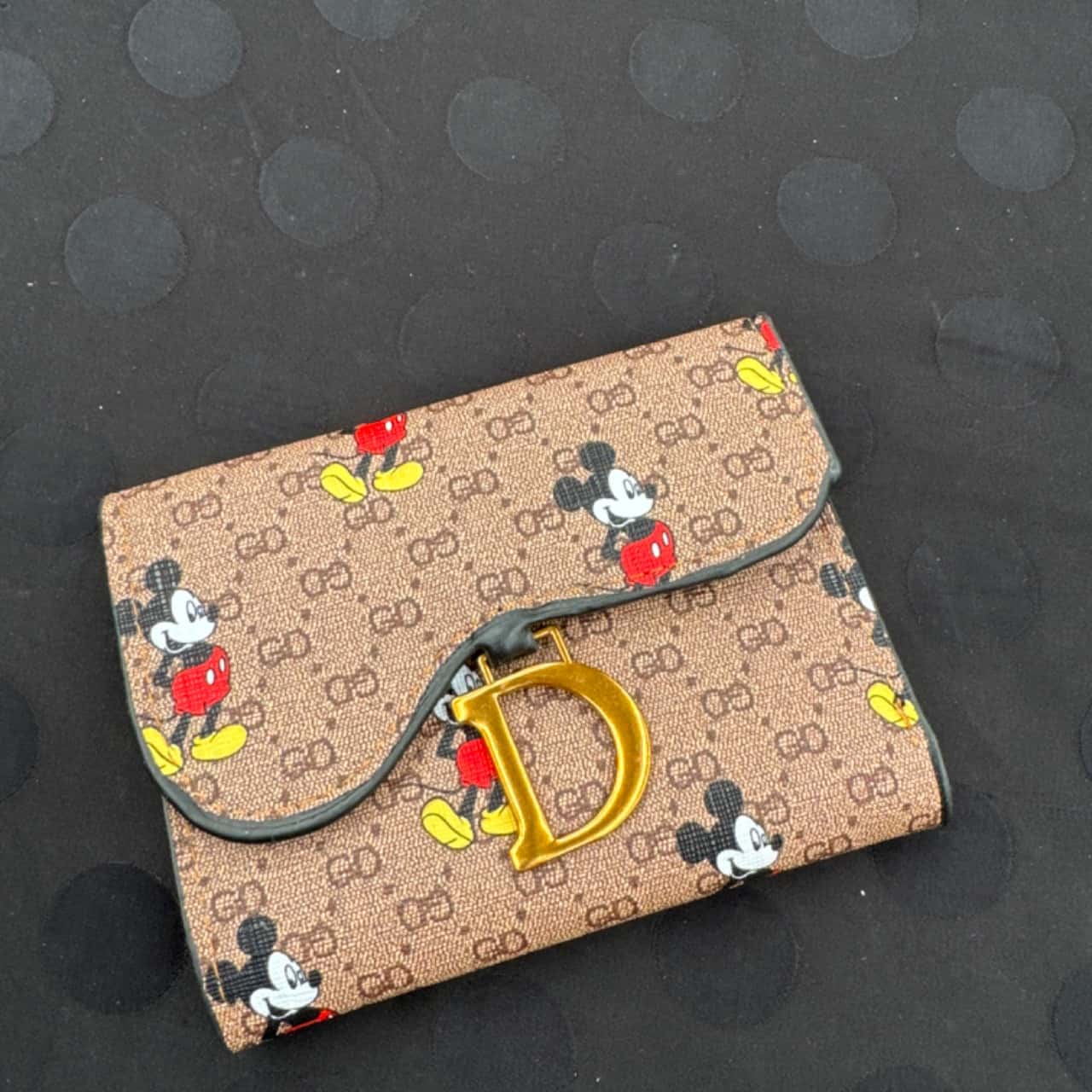 Mickey Mouse purse (s)