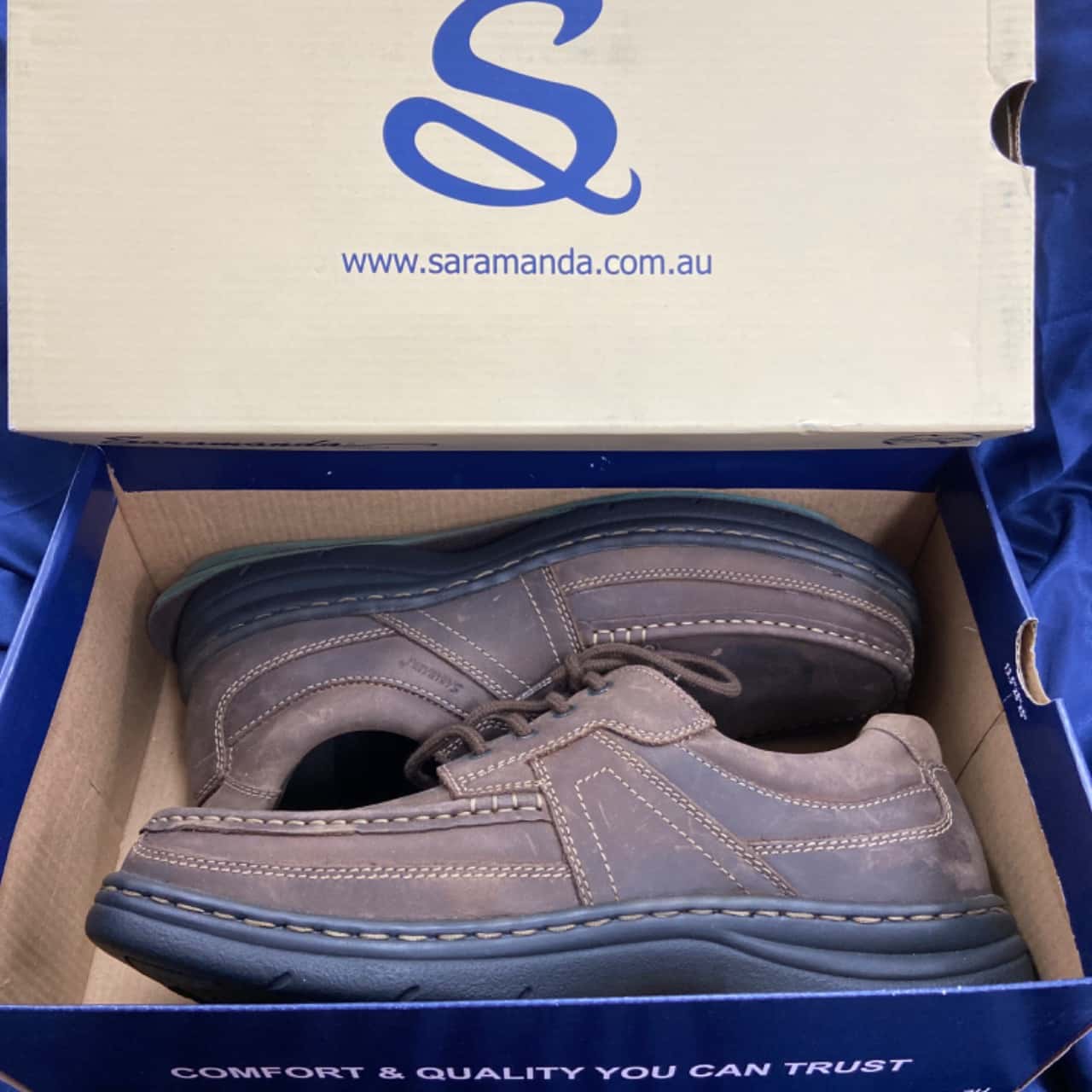 Saramanda, men’s size 10 leather shoes