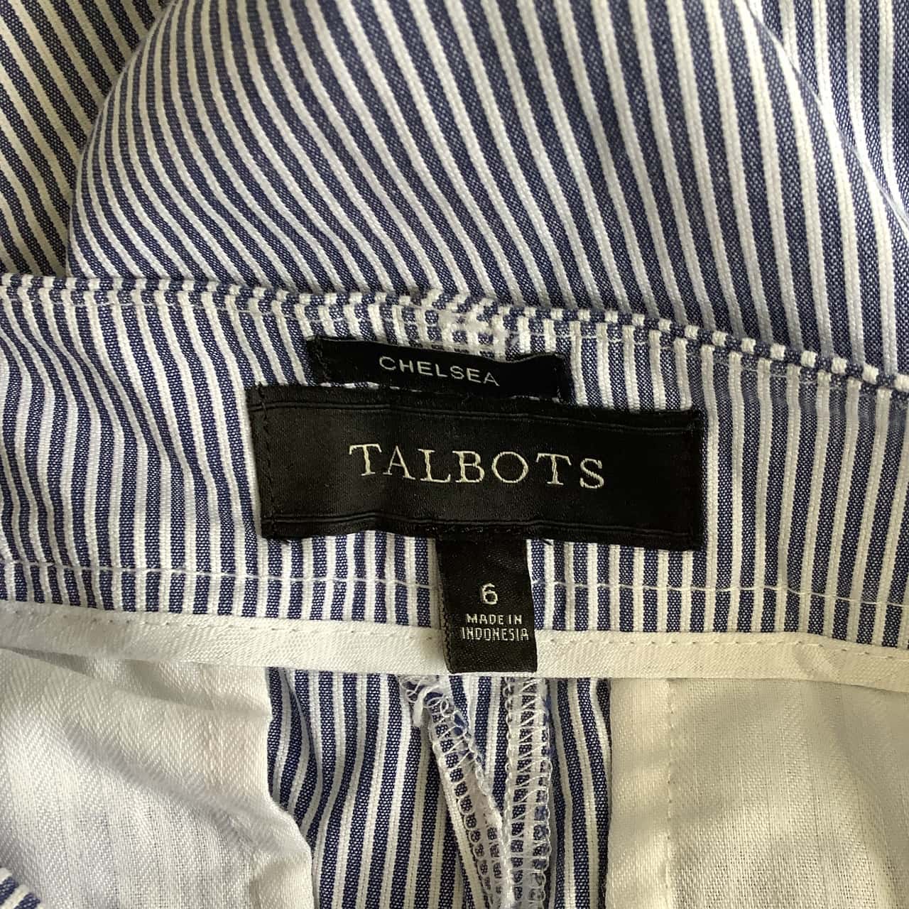 Talbots Women's Size 10 Capris Blue & White Striped (s)