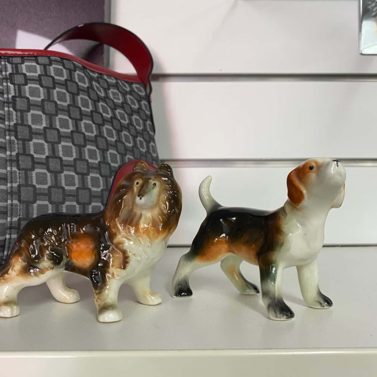 Ceramic Vintage Lassie Dog & Beagle Figurines 8cm(s)