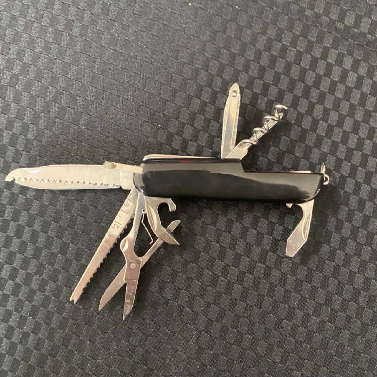 Pocket Knife and Mini Torch Gift Set in Metal Tin. "World's Best Dad"(s)