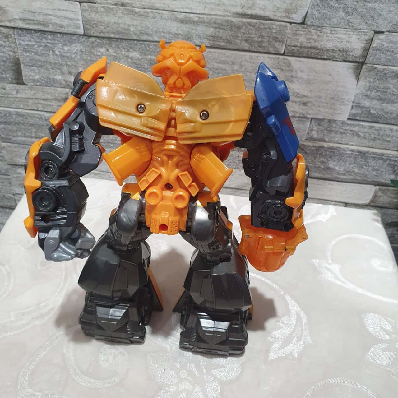 Hasbro Transformers Bumblebee Figure (s)