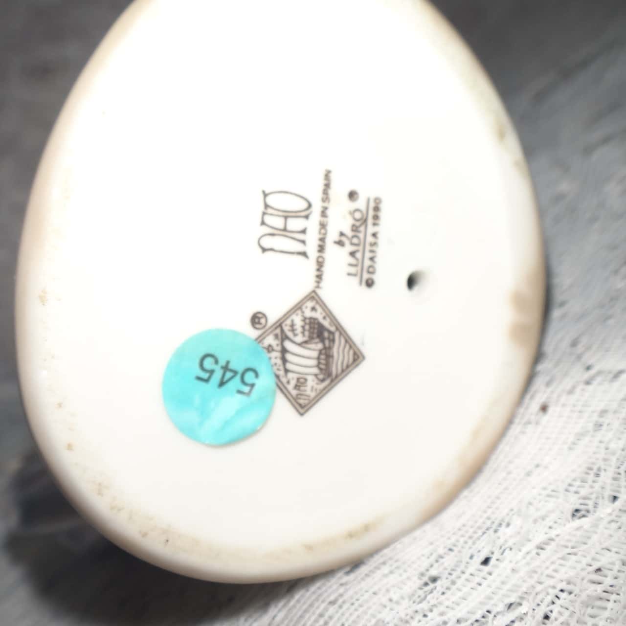 (New Low Price!) Nao by Lladro Daisa - April Showers, 1990(s)