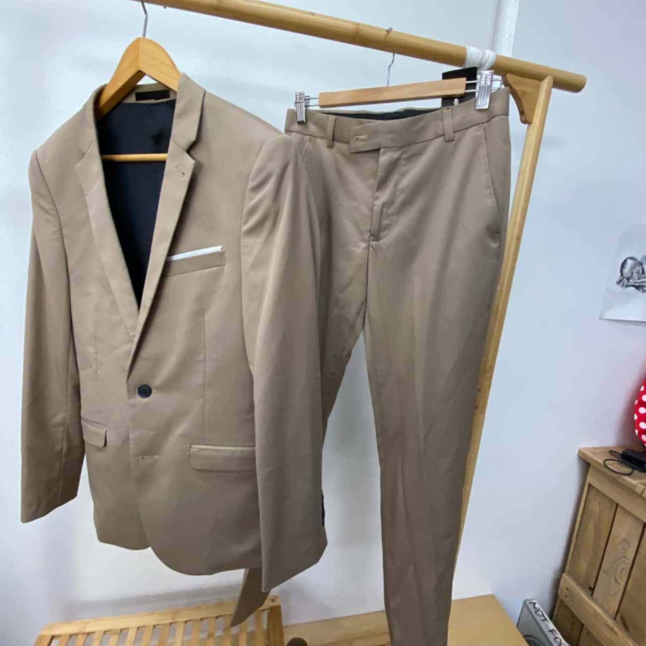 Conner Mens Suit Beige /Black Lined