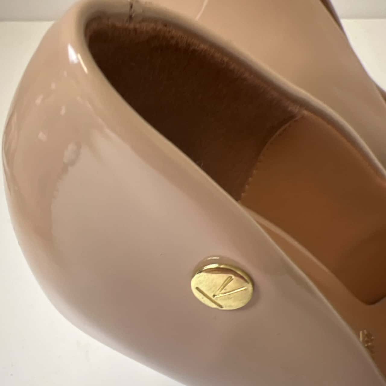 New Vizzano Size 39 Beige heels(s)