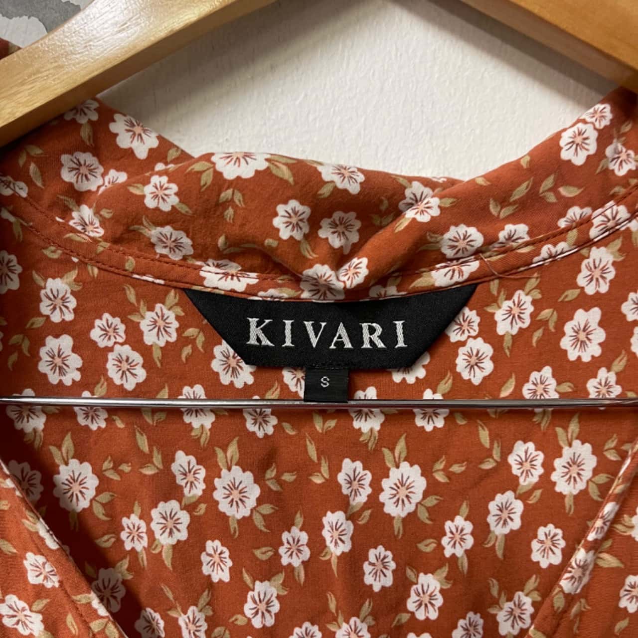 Kivari Womens Size S Long Sleeve Brown / Floral (s)