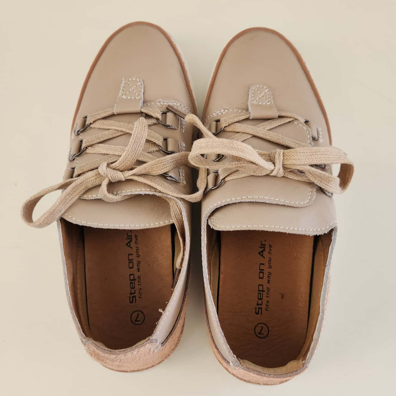 MERCY WOMENS SNEAKER BY STEP ON AIR Size 7(s)