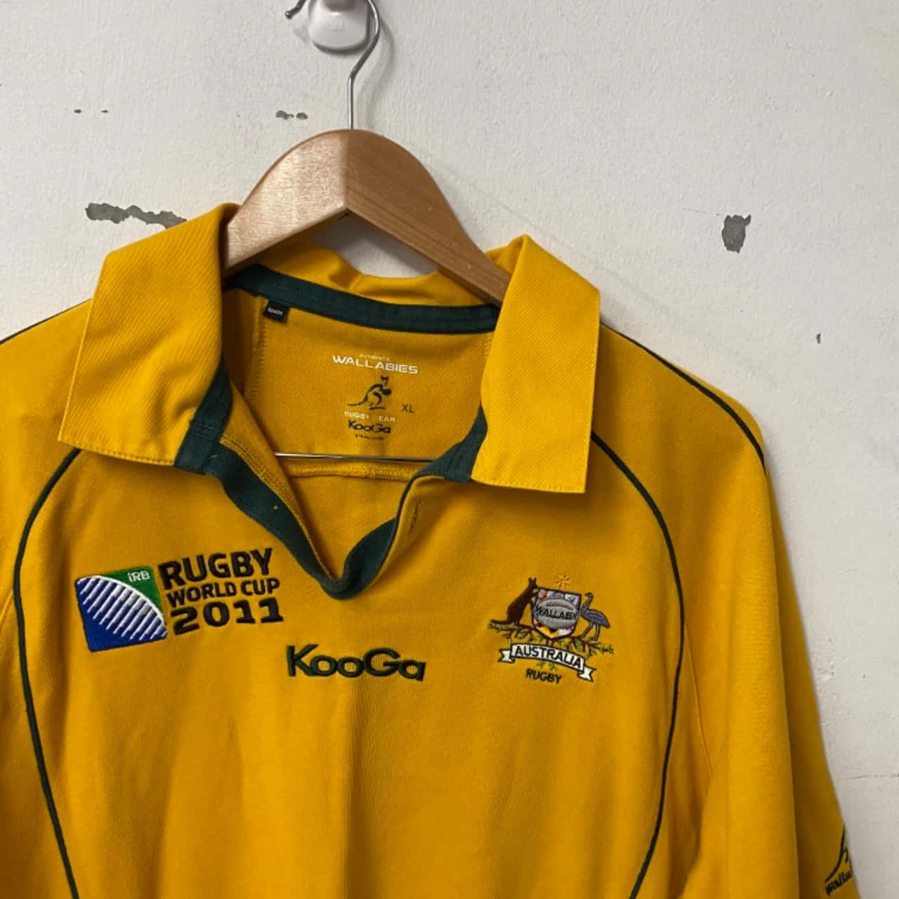 KooGa Mens Size XL Yellow Wallabies Shirt(s)