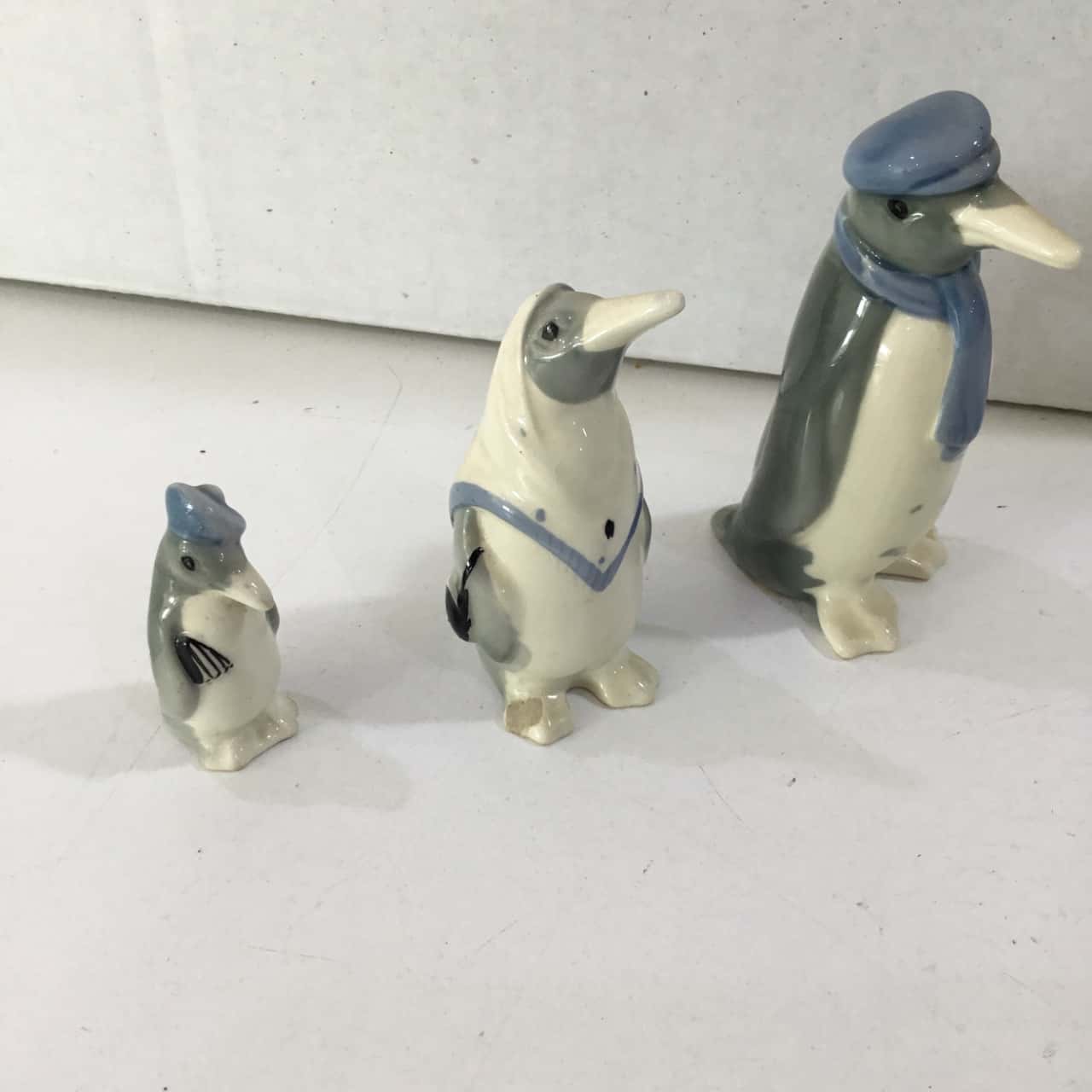Vintage Rare Wade Pottery Penguin family Figurines (s)
