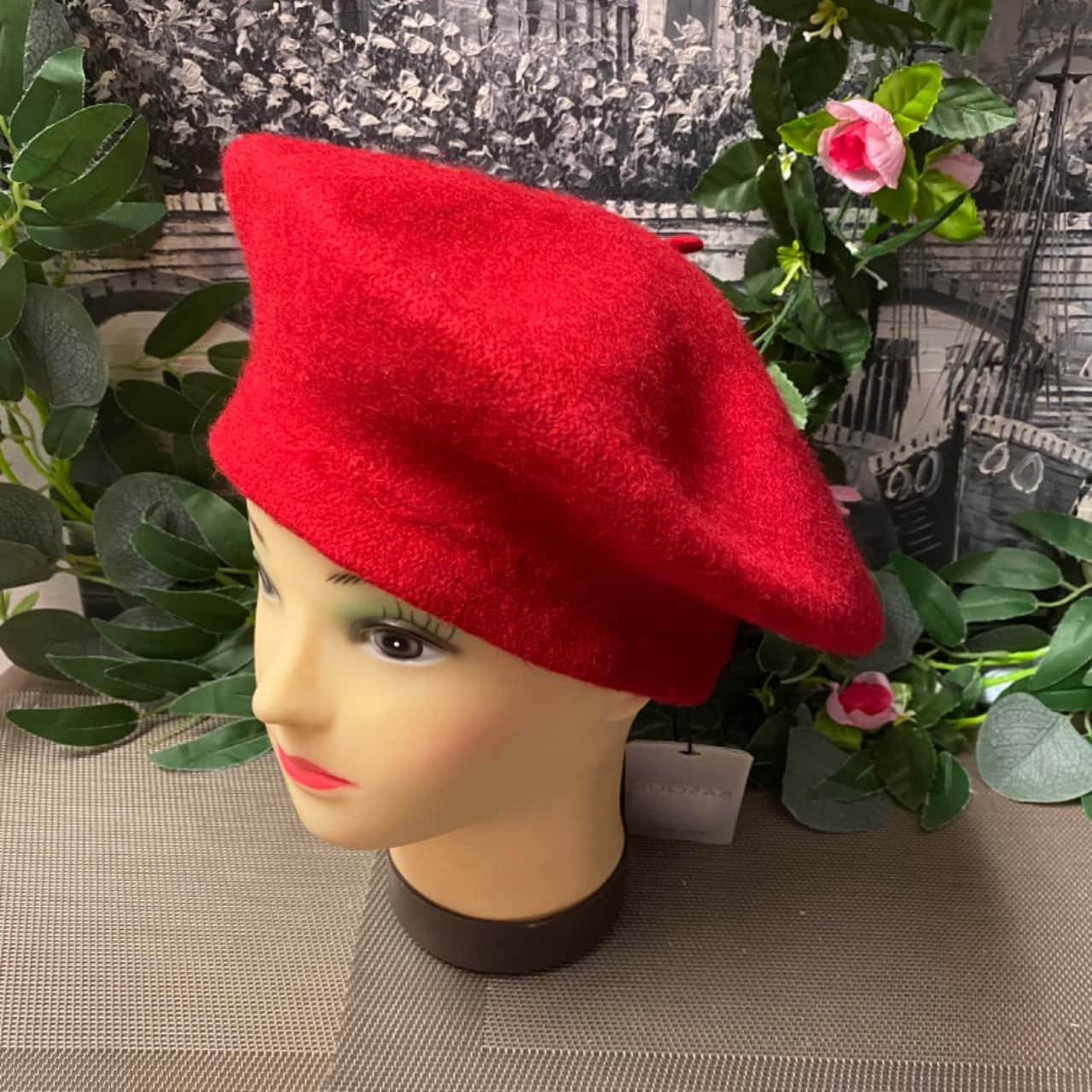 Basque wool red beret new(s)