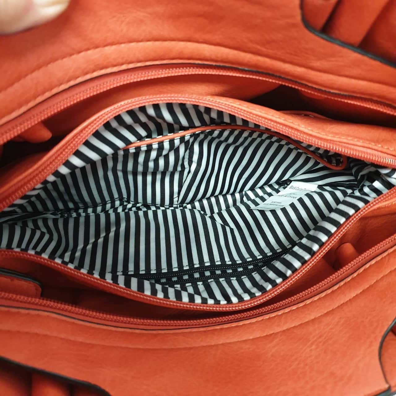 Black Caviar Designs Gorgeous Classy Reddy / Orange Cross Body Handbag ...