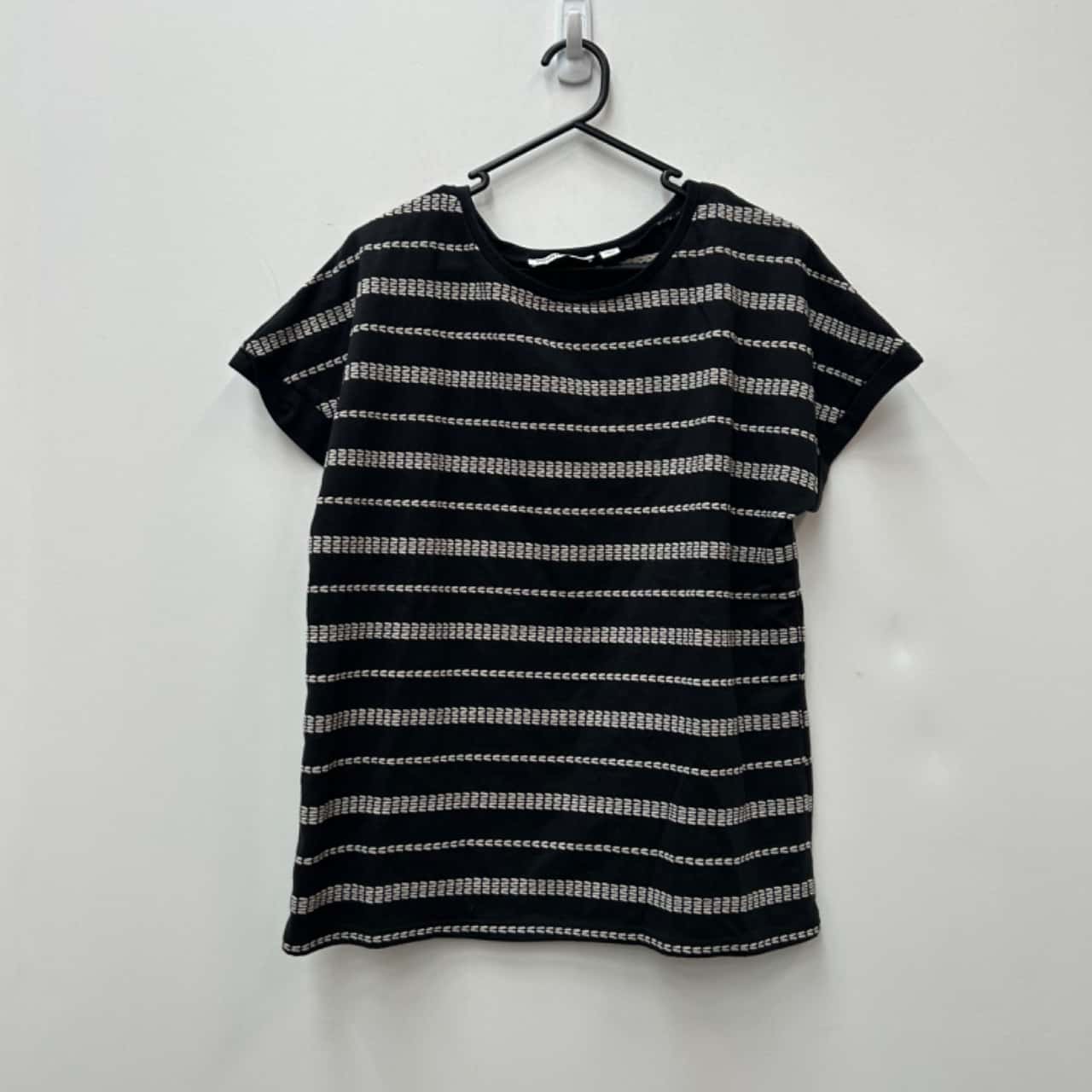 Country Road Size M T-shirt