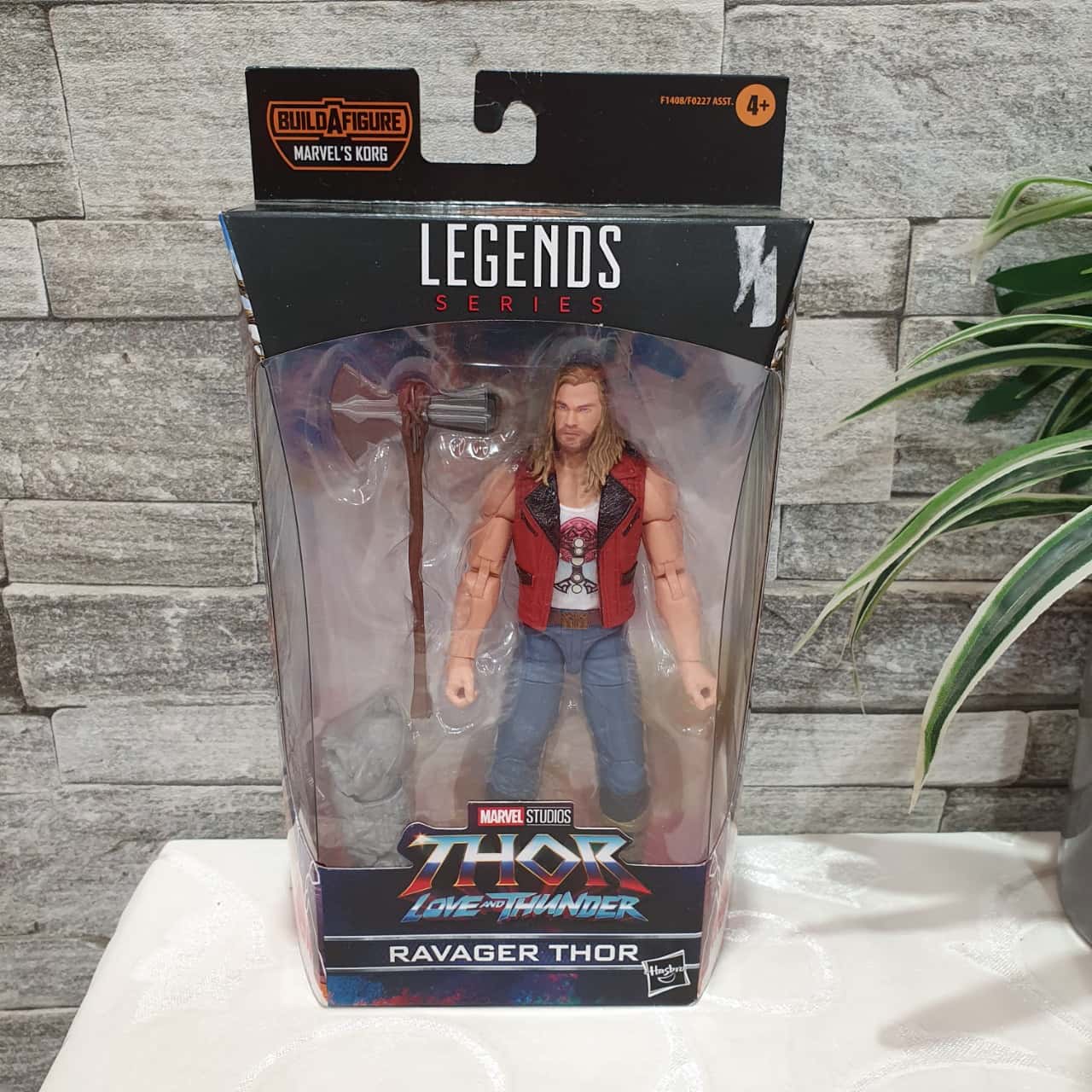 Hasbro Legends Series Marvel Studios Thor Love And Thunder Ravager Thor
