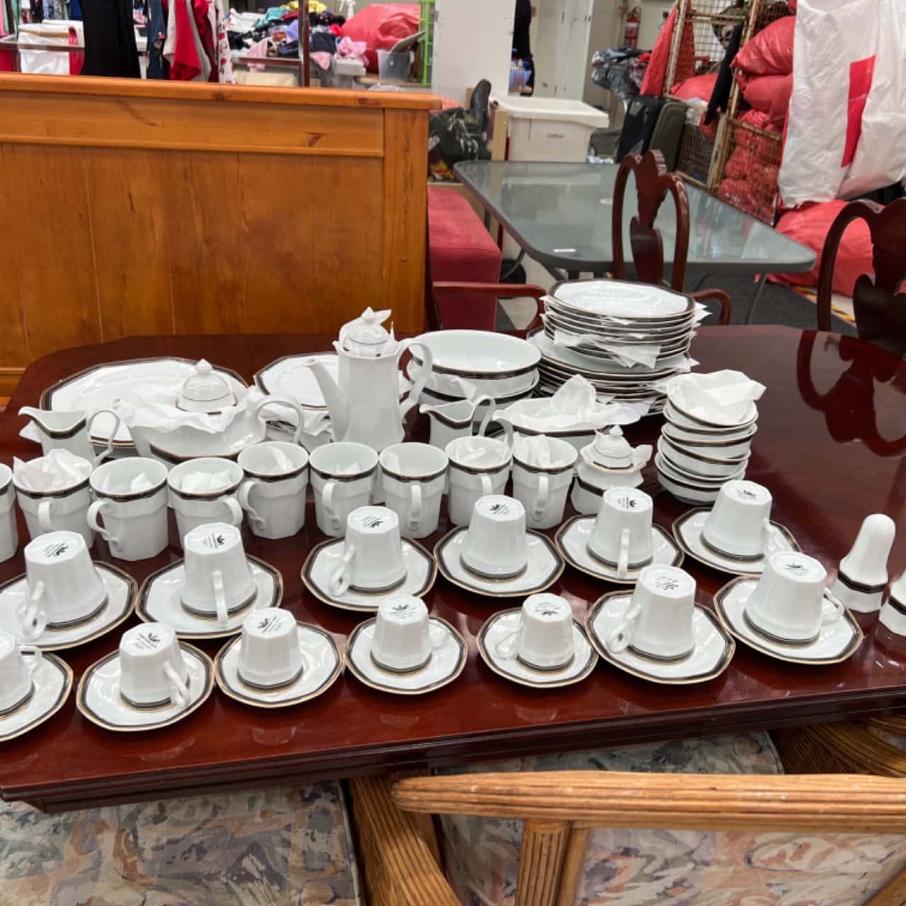 Christopher Stuart Fine China Dinner Set Pick Up Only!