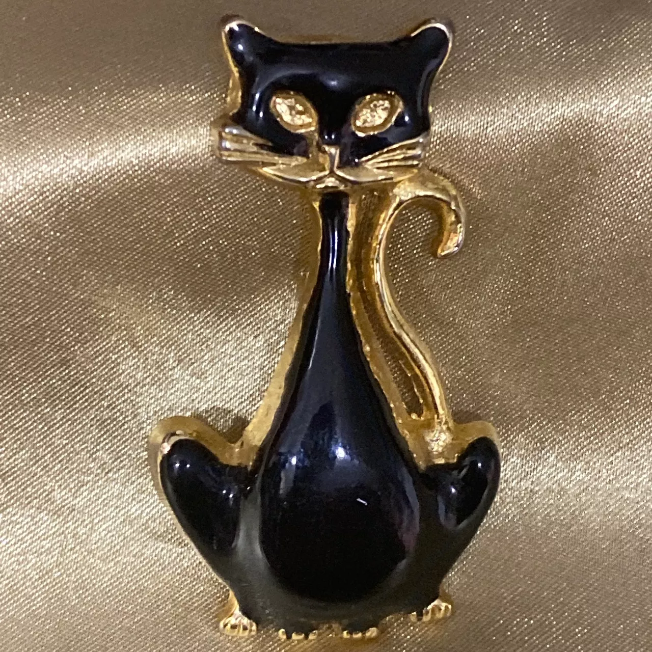 Vintage Black Enamel Cat Brooch - Used Good | Salvos Stores