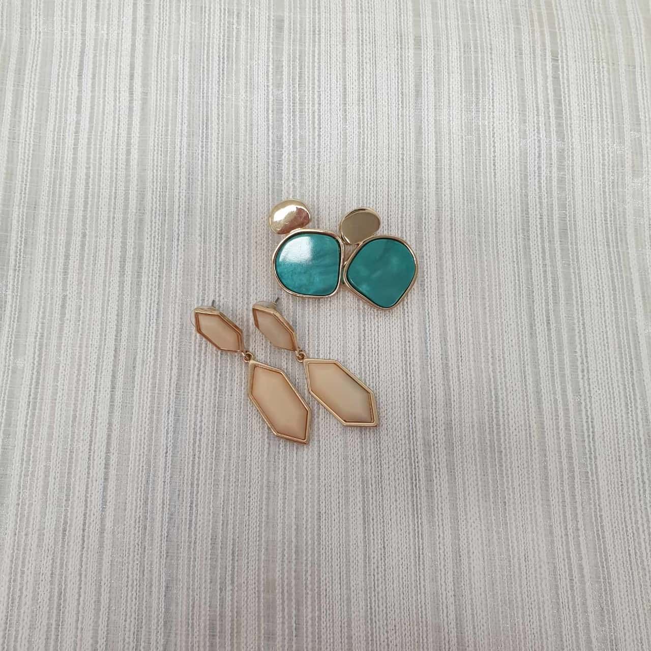 Gorgeous Geometric Style Gold Tone Cream - Beige Carbonculous & Gold ...