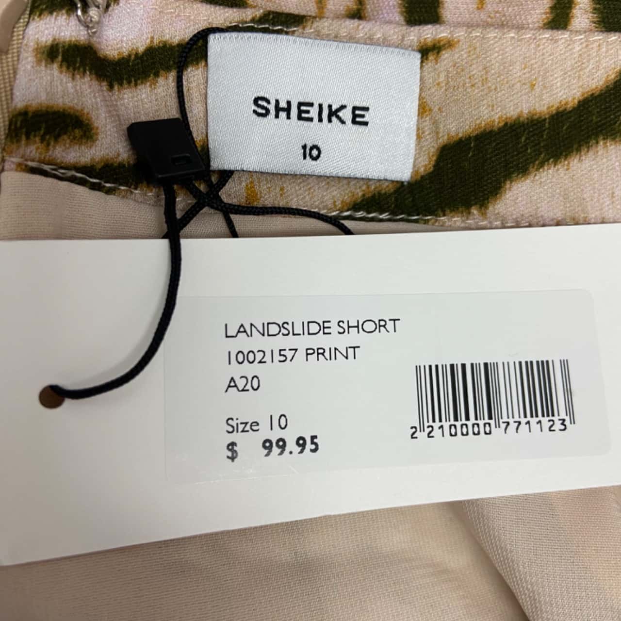 Sheike Womens Size 10 Shorts Animal print