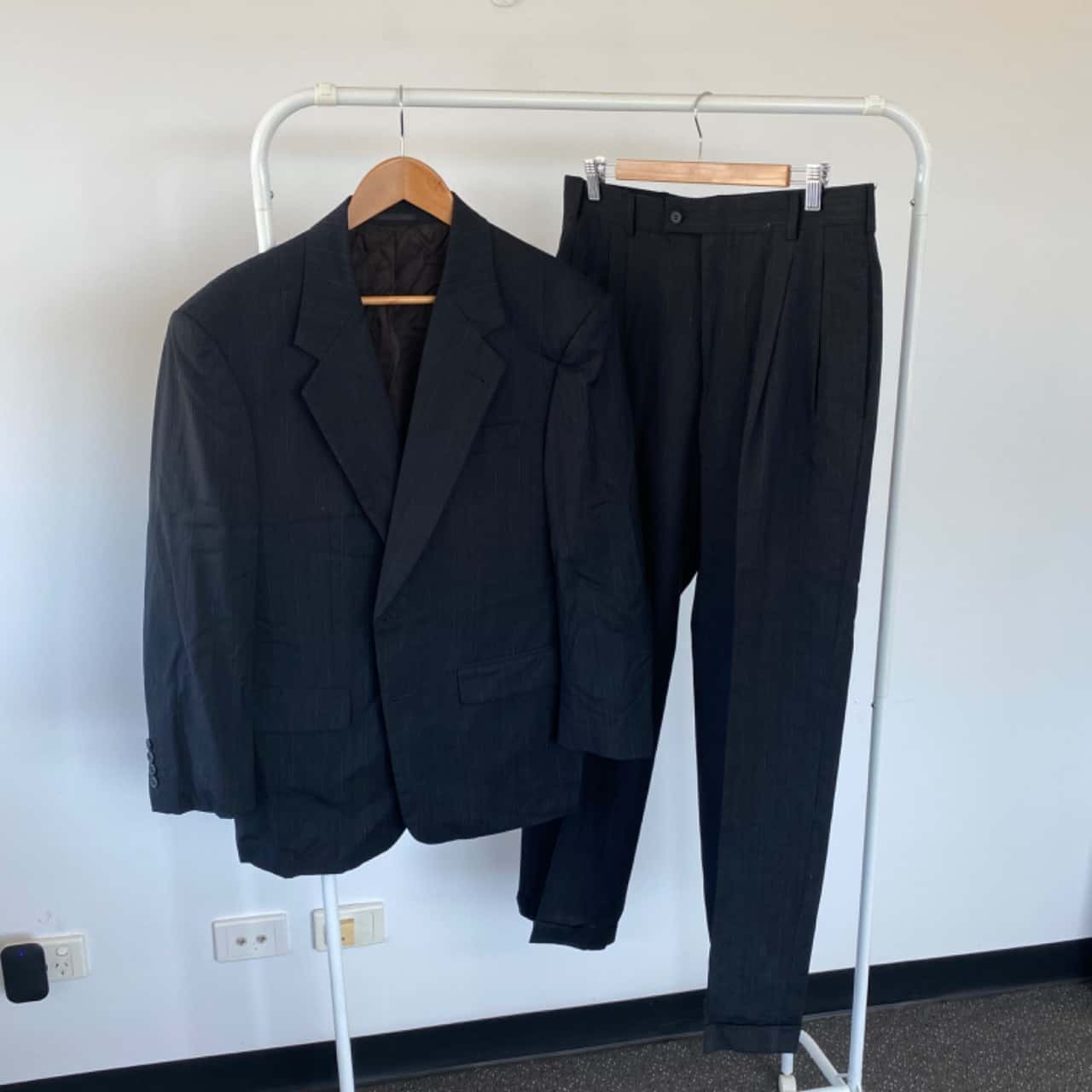 Flair Woolmark Pure Wool Black Pinstripe Suit Size Chest 102 Waist 89(s)