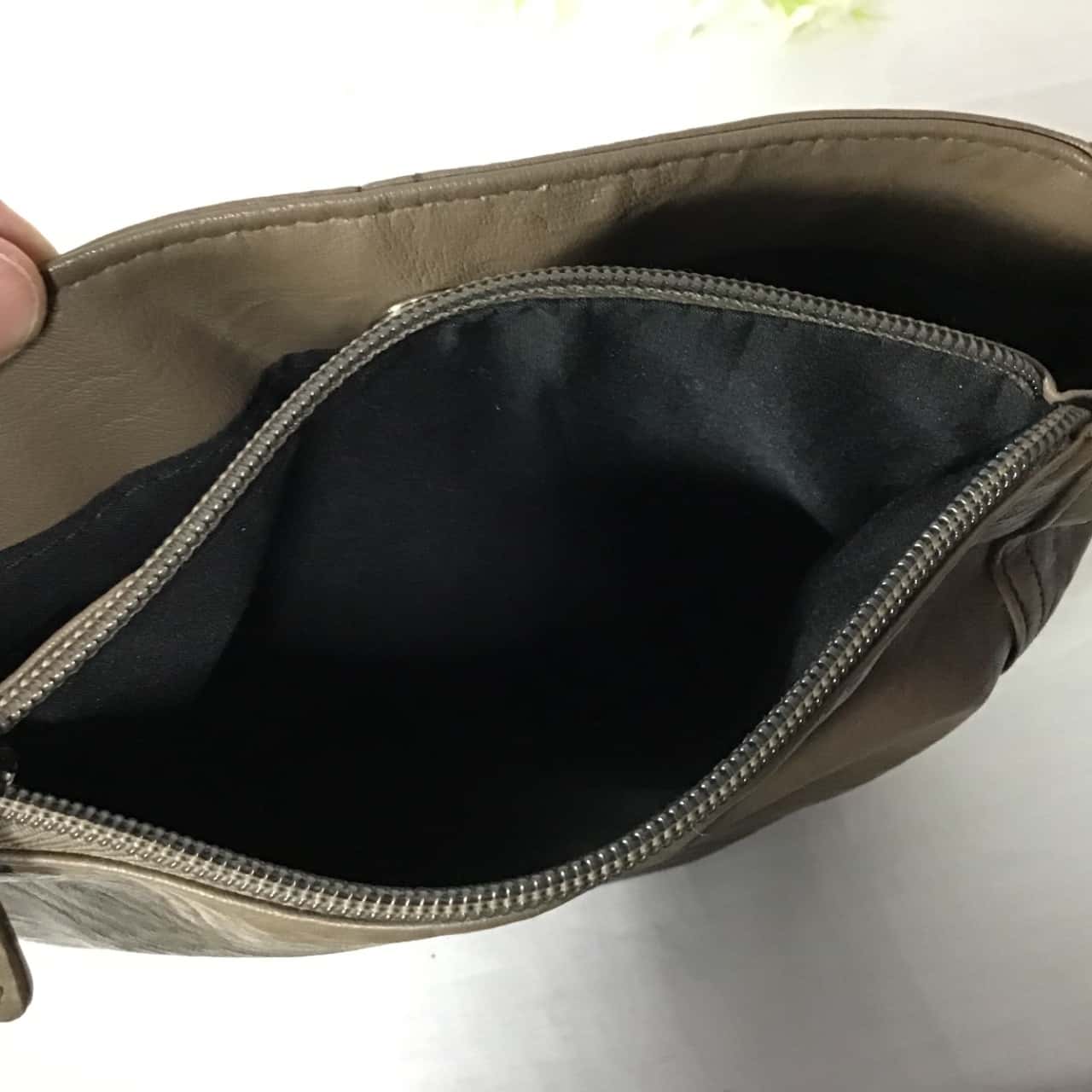 Cabrelli Womens Brown Handbag with Adjustable Strap