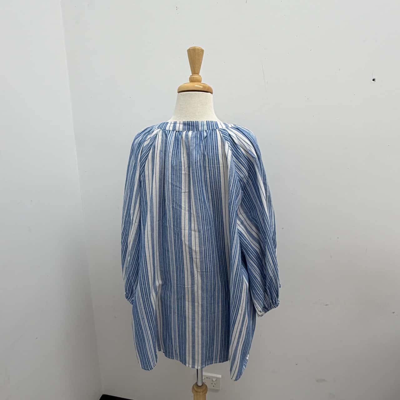Adrift Finch Blouse. Size 4XL. New with Tags(s)